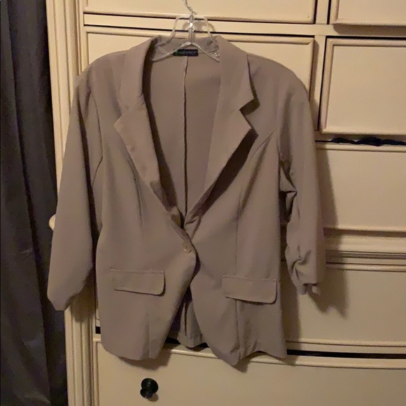 Jackets & Coats | Large Tan Cropped Arm Blazer | Poshmark